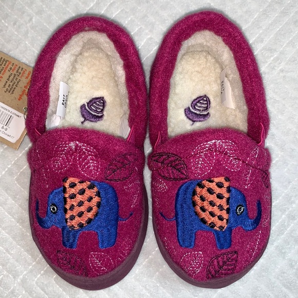 Acorn | Shoes | Nwt Acorn Colby Coremoc Shoe Slippers Elephant Leaf ...